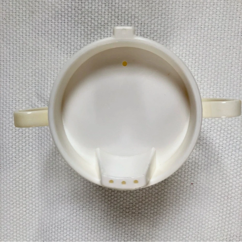 Disney | Kitchen | Vintage Mickey Mouse Sippy Cup Plastic | Poshmark